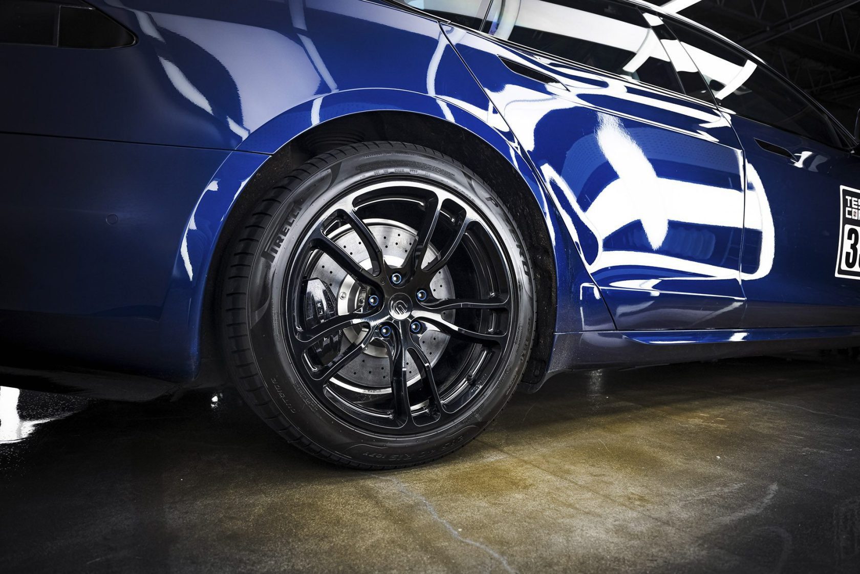 Deep Blue Metallic Tesla Model S Plaid - Unplugged Performance Brakes ...